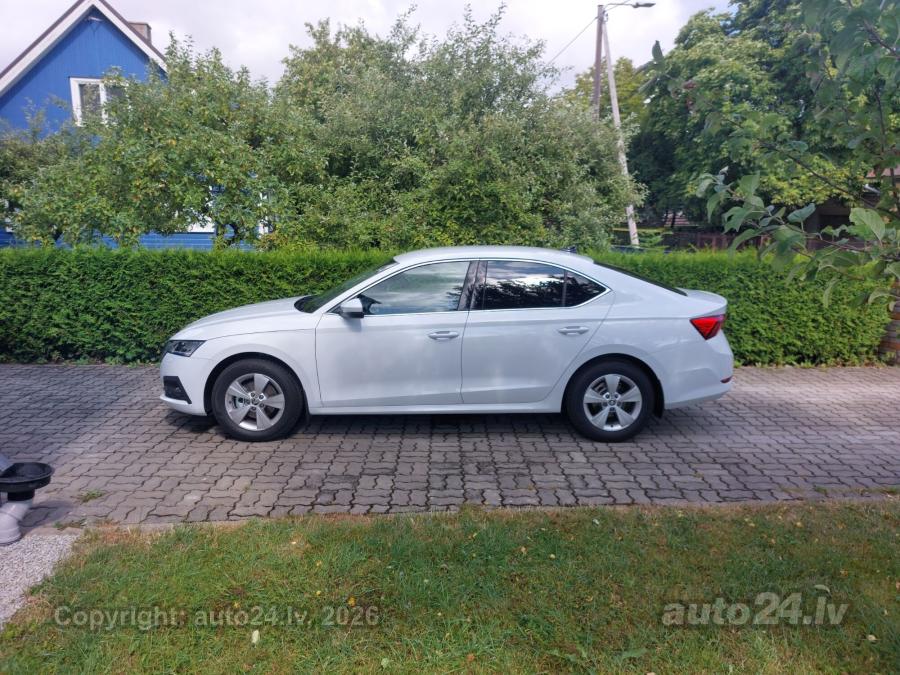 White Skoda Octavia 2021 in Kuressaare, with an engine capacity of 1.00 L and mileage of 37 thousand km for 17500 €, photo 13 on AUTOMOTO.COM.LV