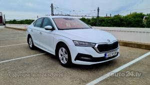 White Skoda Octavia 2021 in Tallinn, with an engine capacity of 1.00 L and mileage of 125 thousand km for 13990 €, photo 3 on AUTOMOTO.COM.LV
