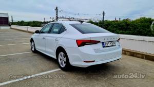 White Skoda Octavia 2021 in Tallinn, with an engine capacity of 1.00 L and mileage of 125 thousand km for 13990 €, photo 4 on AUTOMOTO.COM.LV