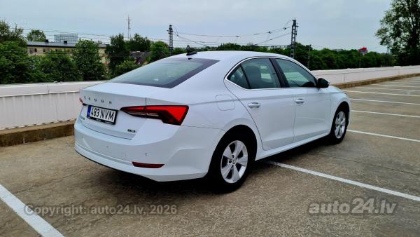 White Skoda Octavia 2021 in Tallinn, with an engine capacity of 1.00 L and mileage of 125 thousand km for 13990 €, photo 4 on AUTOMOTO.COM.LV