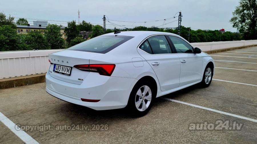 White Skoda Octavia 2021 in Tallinn, with an engine capacity of 1.00 L and mileage of 125 thousand km for 13990 €, photo 5 on AUTOMOTO.COM.LV