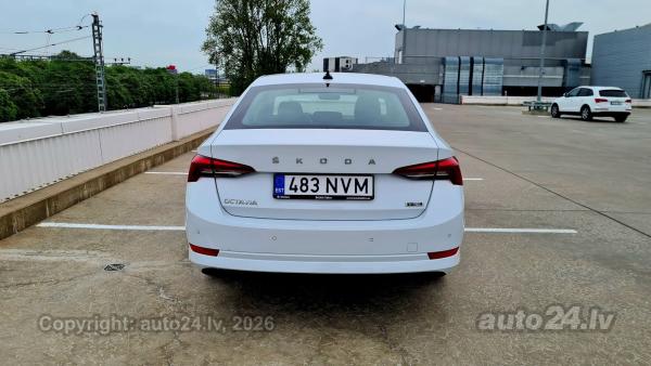 White Skoda Octavia 2021 in Tallinn, with an engine capacity of 1.00 L and mileage of 125 thousand km for 13990 €, photo 6 on AUTOMOTO.COM.LV