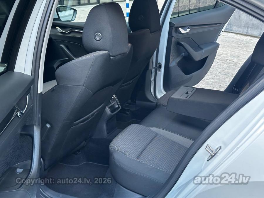 Белый Шкода Октавия 2021 в Таллин, объемом двигателя 1.00 л и пробегом 130 тыс. км за 14990 €, фото 22 на AUTOMOTO.COM.LV