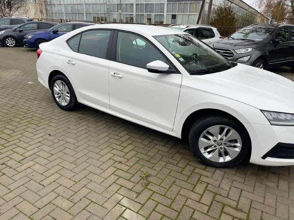 Balts Skoda Octavia 2022 Tauragė, ar dzinēja tilpumu 2.00 L un nobraukumu 211 tūkst. km par 12400 €, foto 4 vietnē AUTOMOTO.COM.LV