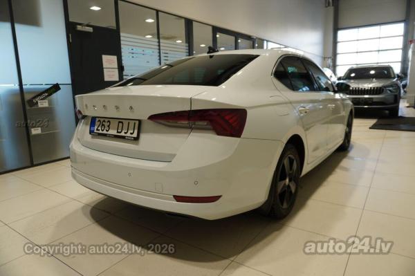 Balts Skoda Octavia 2022 Tallina, ar dzinēja tilpumu 1.00 L un nobraukumu 62 tūkst. km par 16900 €, foto 3 vietnē AUTOMOTO.COM.LV