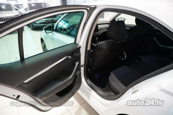 White Skoda Octavia 2022 in Tallinn, with an engine capacity of 1.00 L and mileage of 62 thousand km for 16900 €, photo 11 on AUTOMOTO.COM.LV