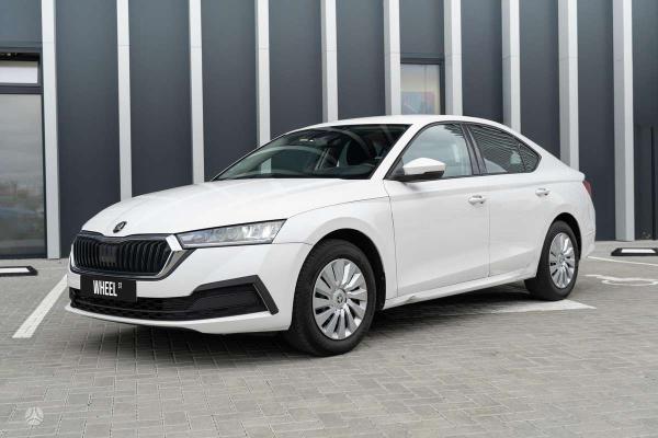 White Skoda Octavia 2022 in Vilnius, with an engine capacity of 1.97 L and mileage of 286 thousand km for 14450 €, photo 3 on AUTOMOTO.COM.LV