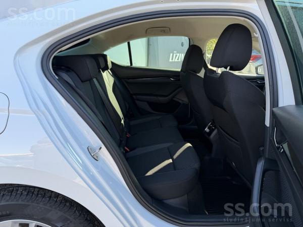 Balts Skoda Octavia 2022 Talsi, ar dzinēja tilpumu 1.00 L un nobraukumu 150 tūkst. km par 13900 €, foto 9 vietnē AUTOMOTO.COM.LV