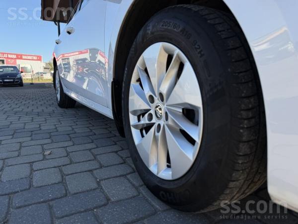 Balts Skoda Octavia 2022 Talsi, ar dzinēja tilpumu 1.00 L un nobraukumu 150 tūkst. km par 13900 €, foto 11 vietnē AUTOMOTO.COM.LV
