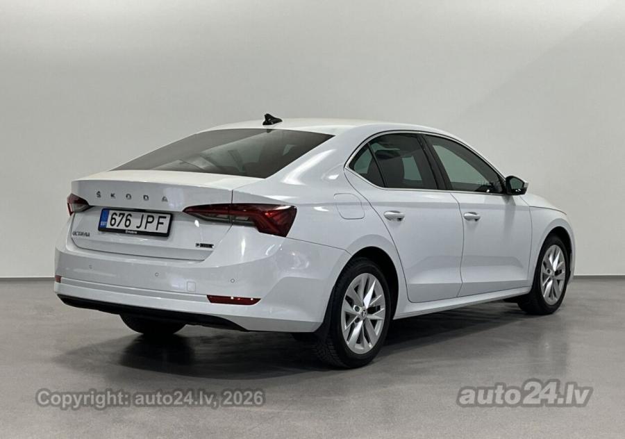Balts Skoda Octavia 2023 Tallina, ar dzinēja tilpumu 1.50 L un nobraukumu 72 tūkst. km par 21900 €, foto 2 vietnē AUTOMOTO.COM.LV