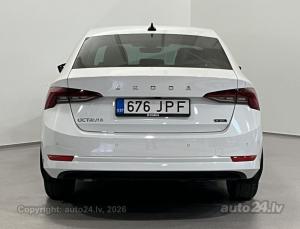 Balts Skoda Octavia 2023 Tallina, ar dzinēja tilpumu 1.50 L un nobraukumu 72 tūkst. km par 21900 €, foto 18 vietnē AUTOMOTO.COM.LV