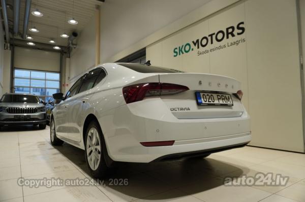 Balts Skoda Octavia 2024 Tallina, ar dzinēja tilpumu 2.00 L un nobraukumu 20 tūkst. km par 25900 €, foto 2 vietnē AUTOMOTO.COM.LV