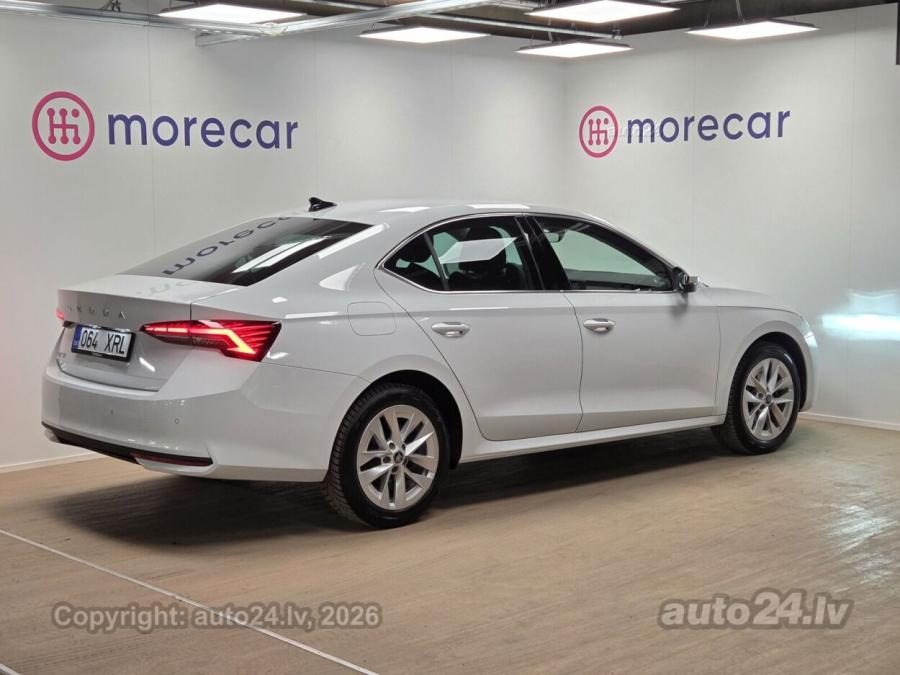 Balts Skoda Octavia 2024 Tallina, ar dzinēja tilpumu 1.50 L un nobraukumu 16 tūkst. km par 26900 €, foto 4 vietnē AUTOMOTO.COM.LV