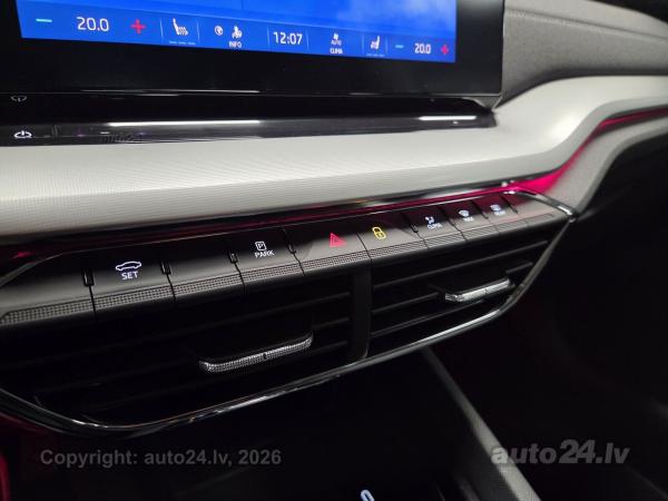 Balts Skoda Octavia 2024 Tallina, ar dzinēja tilpumu 1.50 L un nobraukumu 25 tūkst. km par 23400 €, foto 10 vietnē AUTOMOTO.COM.LV