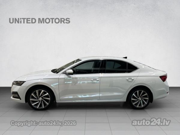 Balts Skoda Octavia 2024 Tallina, ar dzinēja tilpumu 1.50 L un nobraukumu 24 tūkst. km par 24900 €, foto 3 vietnē AUTOMOTO.COM.LV
