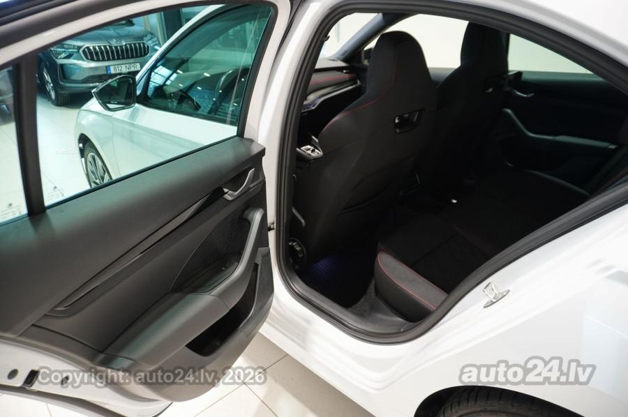 Balts Skoda Octavia 2024 Tallina, ar dzinēja tilpumu 2.00 L un nobraukumu 43 tūkst. km par 35900 €, foto 13 vietnē AUTOMOTO.COM.LV