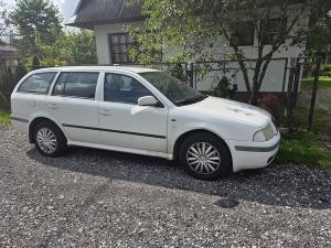 Balts Skoda Octavia 2002 Tallina, ar dzinēja tilpumu 0.00 L un nobraukumu 320 tūkst. km par 800 €, foto  vietnē AUTOMOTO.COM.LV