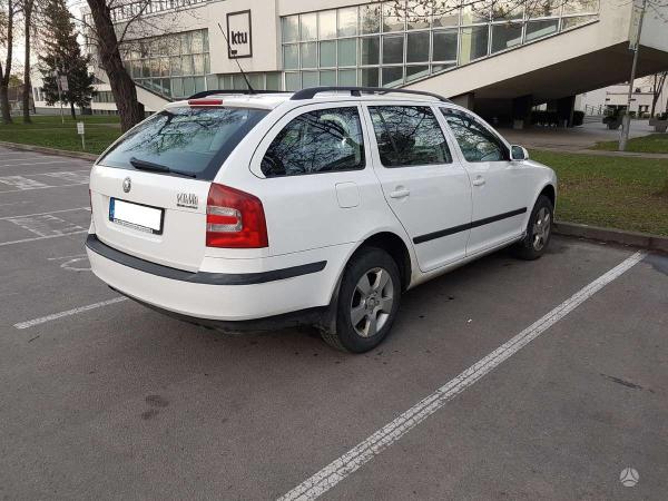 Balts Skoda Octavia 2005 Kauņa, ar dzinēja tilpumu 1.98 L un nobraukumu 202 tūkst. km par 1000 €, foto 6 vietnē AUTOMOTO.COM.LV