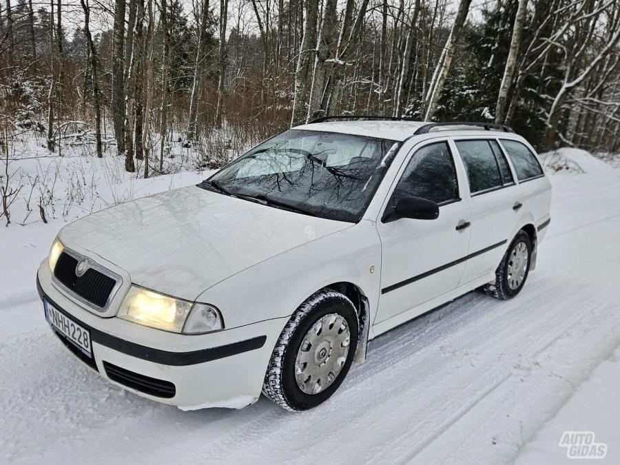White Skoda Octavia 2005 in Sirvintos, with an engine capacity of 1.90 L and mileage of 298 thousand km for 1699 €, photo 3 on AUTOMOTO.COM.LV