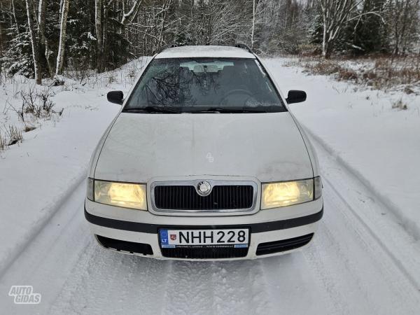 White Skoda Octavia 2005 in Sirvintos, with an engine capacity of 1.90 L and mileage of 298 thousand km for 1699 €, photo 4 on AUTOMOTO.COM.LV