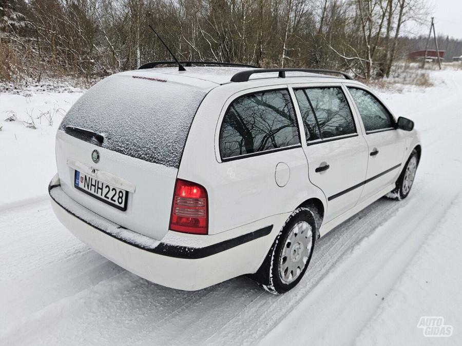 White Skoda Octavia 2005 in Sirvintos, with an engine capacity of 1.90 L and mileage of 298 thousand km for 1699 €, photo 8 on AUTOMOTO.COM.LV