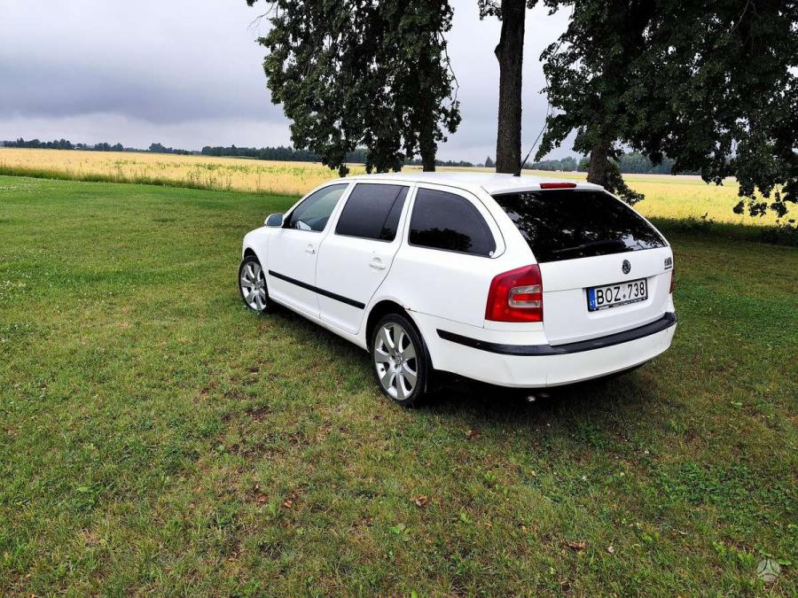 Balts Skoda Octavia 2006 Panevēža, ar dzinēja tilpumu 1.90 L un nobraukumu 420 tūkst. km par 1100 €, foto 1 vietnē AUTOMOTO.COM.LV