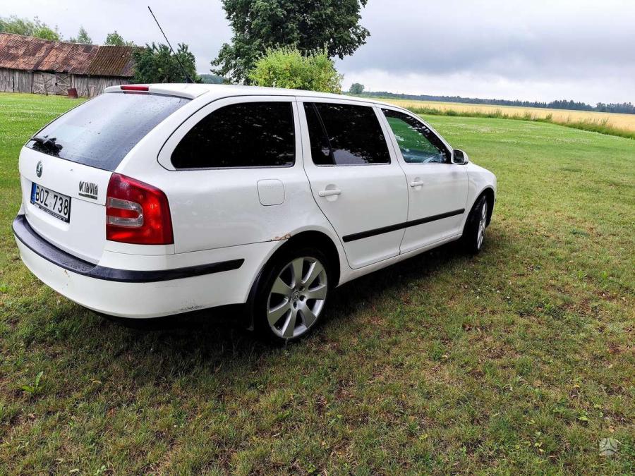 Balts Skoda Octavia 2006 Panevēža, ar dzinēja tilpumu 1.90 L un nobraukumu 420 tūkst. km par 1100 €, foto 6 vietnē AUTOMOTO.COM.LV