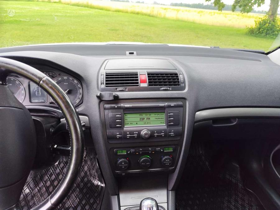 Balts Skoda Octavia 2006 Panevēža, ar dzinēja tilpumu 1.90 L un nobraukumu 420 tūkst. km par 1100 €, foto 11 vietnē AUTOMOTO.COM.LV