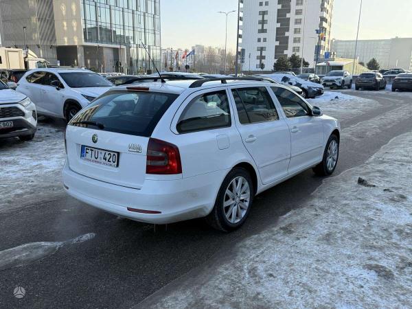 Balts Skoda Octavia 2007 Viļņa, ar dzinēja tilpumu 1.97 L un nobraukumu 300 tūkst. km par 2350 €, foto 4 vietnē AUTOMOTO.COM.LV
