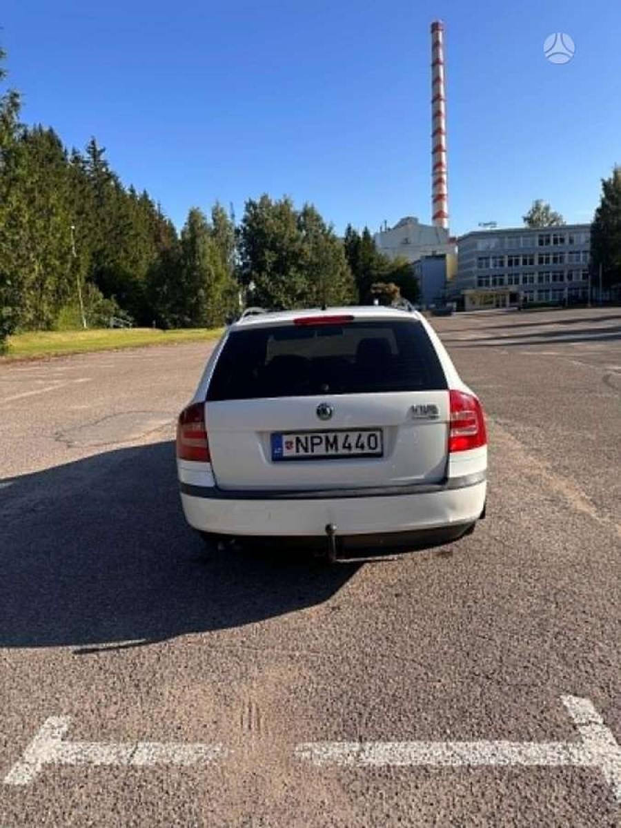 White Skoda Octavia 2007 in Elektrenai, with an engine capacity of 1.90 L and mileage of 345 thousand km for 1499 €, photo 3 on AUTOMOTO.COM.LV