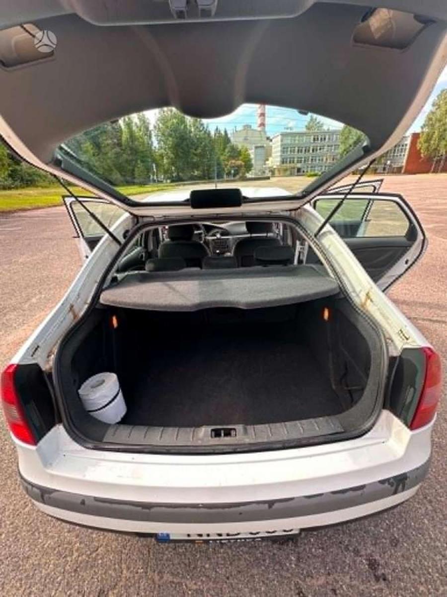 White Skoda Octavia 2007 in Elektrenai, with an engine capacity of 1.90 L and mileage of 345 thousand km for 1499 €, photo 7 on AUTOMOTO.COM.LV