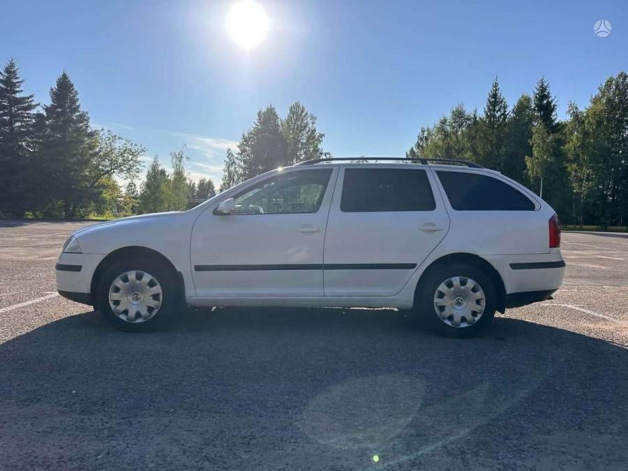White Skoda Octavia 2007 in Elektrenai, with an engine capacity of 1.90 L and mileage of 345 thousand km for 1499 €, photo 13 on AUTOMOTO.COM.LV