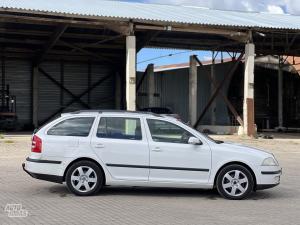 White Skoda Octavia 2007 in Vilnius, with an engine capacity of 2.00 L and mileage of 210 thousand km for 1750 €, photo 4 on AUTOMOTO.COM.LV