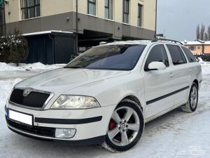 White Skoda Octavia 2008 in Kaunas, with an engine capacity of 2.00 L and mileage of 320 thousand km for 1850 €, photo  on AUTOMOTO.COM.LV