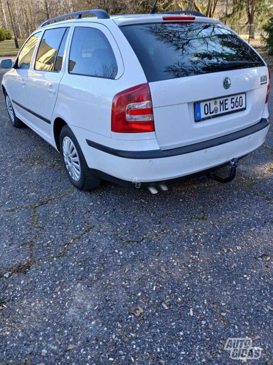 Balts Skoda Octavia 2008 Mažeikiai, ar dzinēja tilpumu 1.90 L un nobraukumu 284 tūkst. km par 2899 €, foto 4 vietnē AUTOMOTO.COM.LV