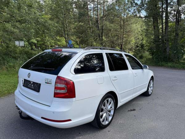 Balts Skoda Octavia 2008 Viļņa, ar dzinēja tilpumu 1.97 L un nobraukumu 366 tūkst. km par 2850 €, foto 6 vietnē AUTOMOTO.COM.LV