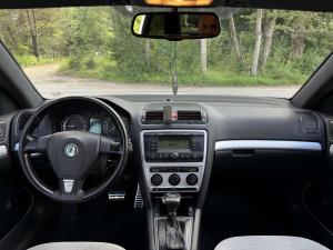 White Skoda Octavia 2008 in Vilnius, with an engine capacity of 1.97 L and mileage of 366 thousand km for 2850 €, photo 15 on AUTOMOTO.COM.LV