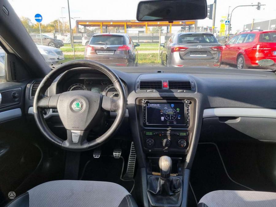 White Skoda Octavia 2008 in Kaunas, with an engine capacity of 1.97 L and mileage of 234 thousand km for 2500 €, photo 8 on AUTOMOTO.COM.LV