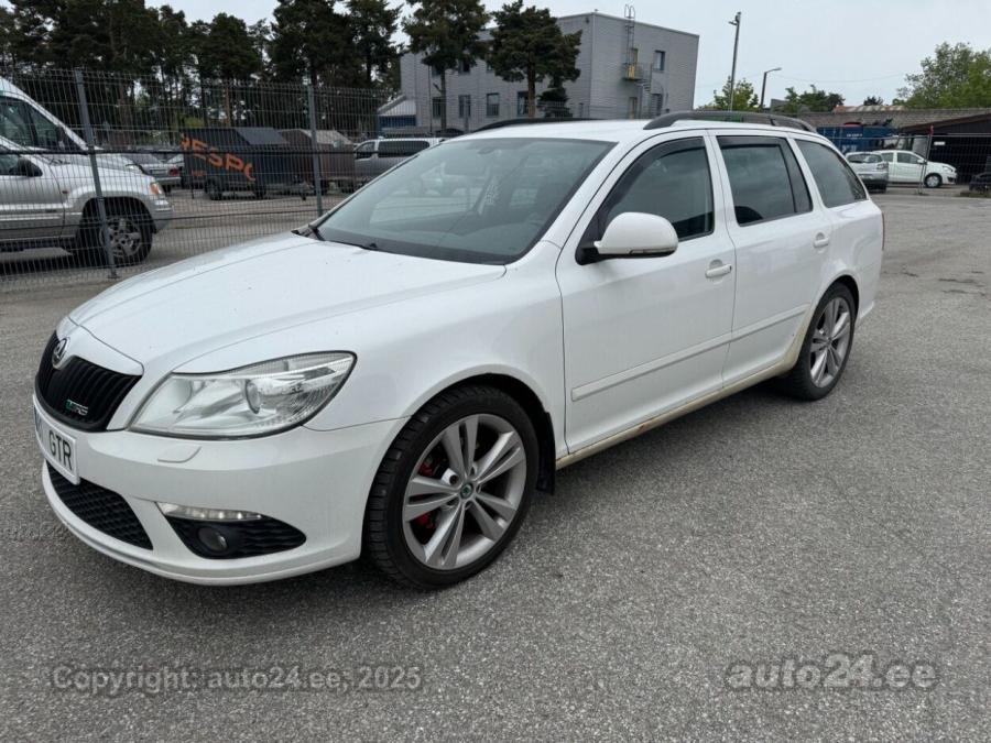 Balts Skoda Octavia 2009 Tallina, ar dzinēja tilpumu 2.00 L un nobraukumu 376 tūkst. km par 3750 €, foto 5 vietnē AUTOMOTO.COM.LV