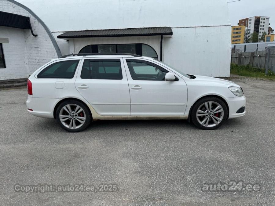 Balts Skoda Octavia 2009 Tallina, ar dzinēja tilpumu 2.00 L un nobraukumu 376 tūkst. km par 3750 €, foto 9 vietnē AUTOMOTO.COM.LV