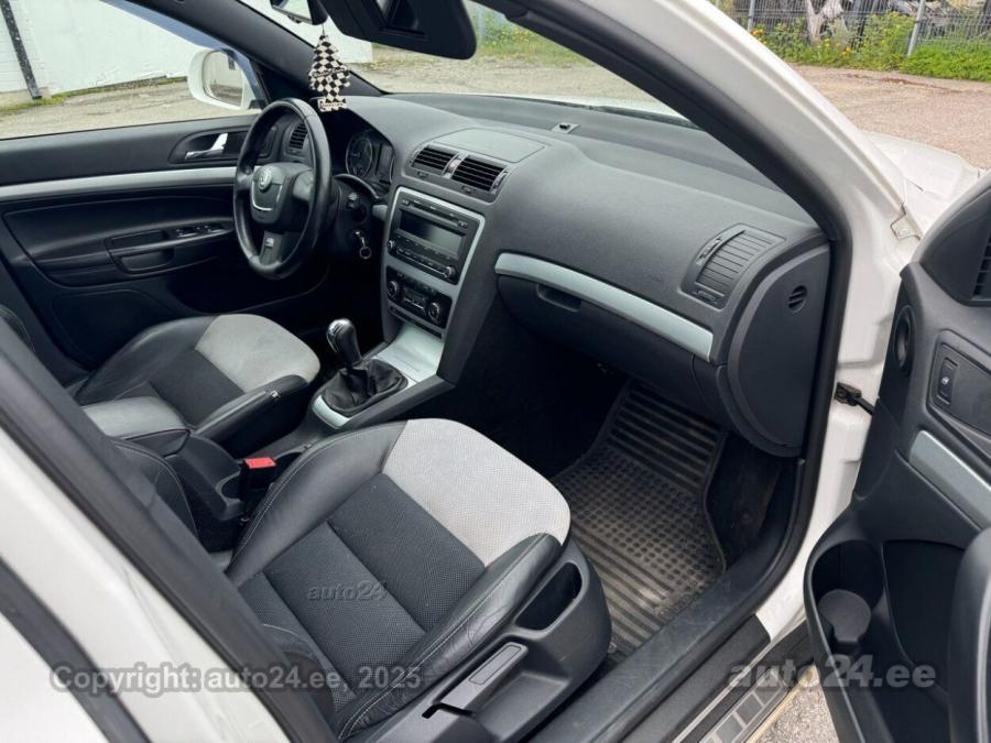 Balts Skoda Octavia 2009 Tallina, ar dzinēja tilpumu 2.00 L un nobraukumu 376 tūkst. km par 3750 €, foto 10 vietnē AUTOMOTO.COM.LV