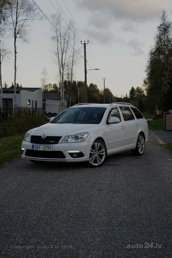 Balts Skoda Octavia 2009 Tallina, ar dzinēja tilpumu 2.00 L un nobraukumu 393 tūkst. km par 4450 €, foto 1 vietnē AUTOMOTO.COM.LV