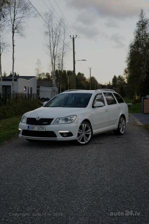 Balts Skoda Octavia 2009 Tallina, ar dzinēja tilpumu 2.00 L un nobraukumu 393 tūkst. km par 4450 €, foto  vietnē AUTOMOTO.COM.LV