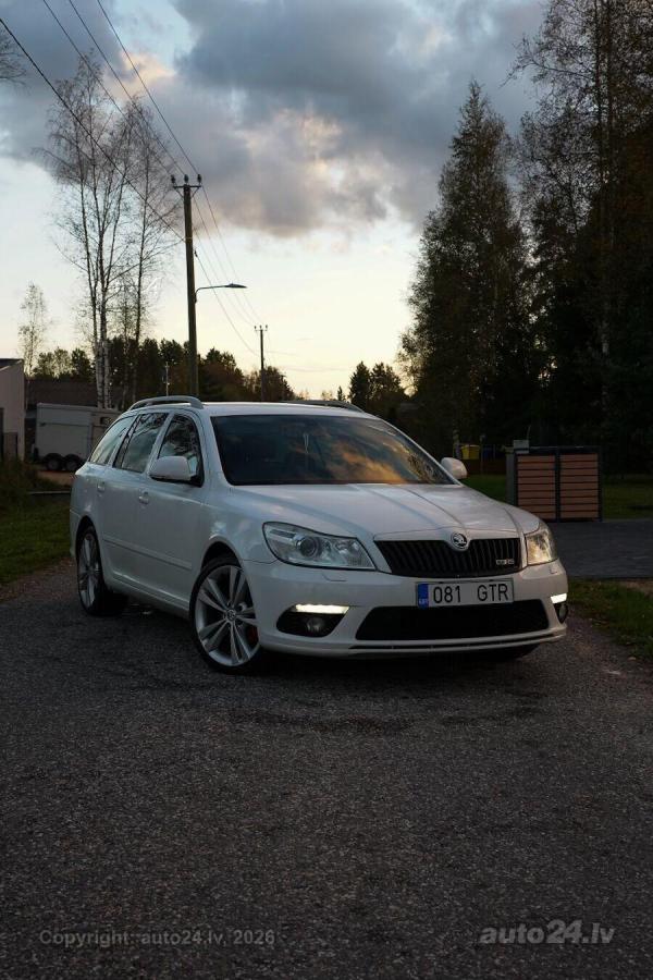 Balts Skoda Octavia 2009 Tallina, ar dzinēja tilpumu 2.00 L un nobraukumu 393 tūkst. km par 4450 €, foto 2 vietnē AUTOMOTO.COM.LV