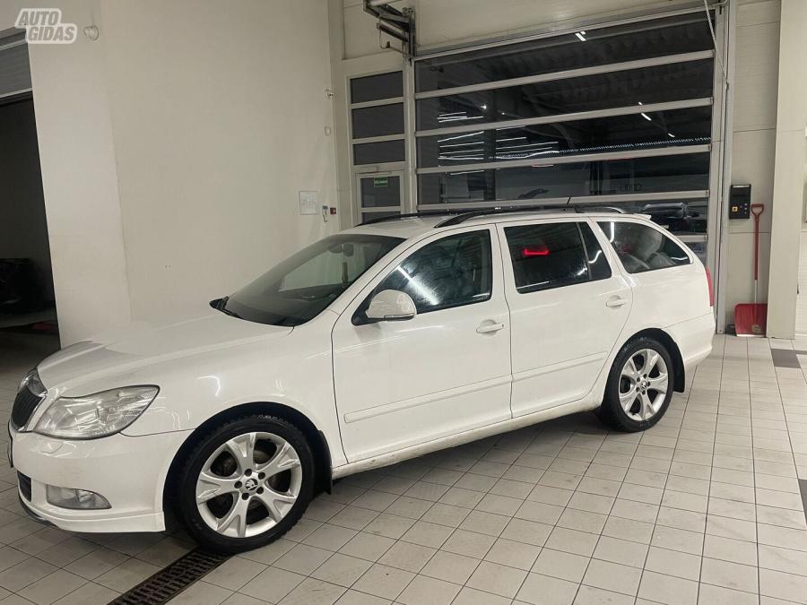 Balts Skoda Octavia 2009 Kauņa, ar dzinēja tilpumu 1.80 L un nobraukumu 333 tūkst. km par 2950 €, foto 3 vietnē AUTOMOTO.COM.LV