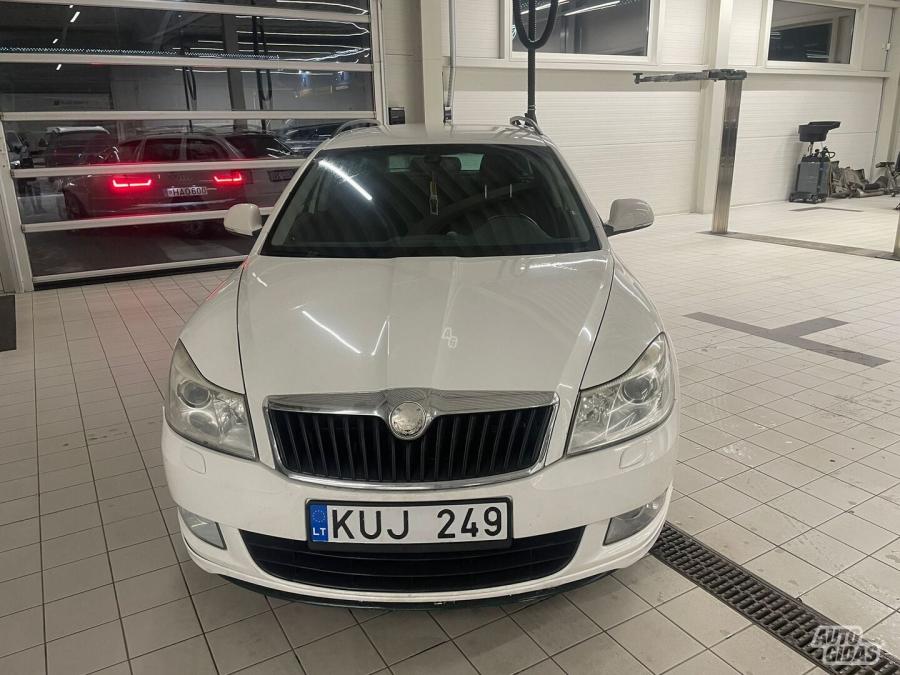 Balts Skoda Octavia 2009 Kauņa, ar dzinēja tilpumu 1.80 L un nobraukumu 333 tūkst. km par 2950 €, foto 9 vietnē AUTOMOTO.COM.LV