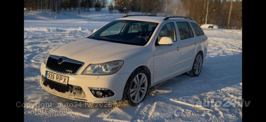 White Skoda Octavia 2009 in Tallinn, with an engine capacity of 2.00 L and mileage of 285 thousand km for 4100 €, photo 3 on AUTOMOTO.COM.LV