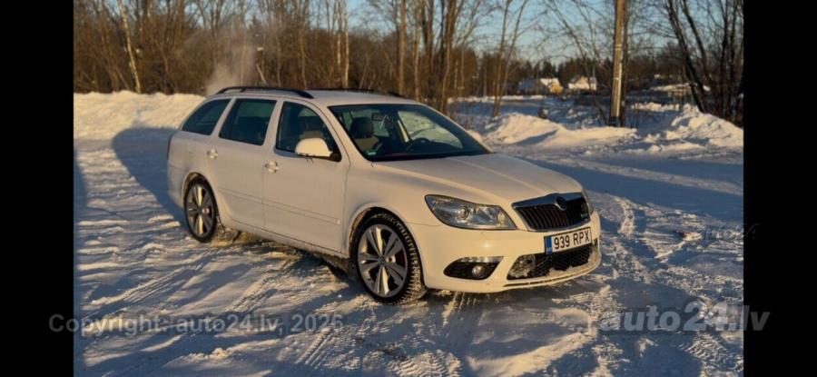 White Skoda Octavia 2009 in Tallinn, with an engine capacity of 2.00 L and mileage of 285 thousand km for 4100 €, photo 4 on AUTOMOTO.COM.LV