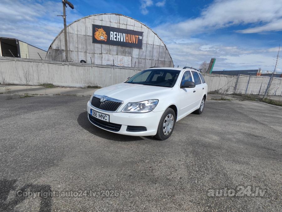 Balts Skoda Octavia 2009 Tallina, ar dzinēja tilpumu 1.60 L un nobraukumu 249 tūkst. km par 1950 €, foto 3 vietnē AUTOMOTO.COM.LV