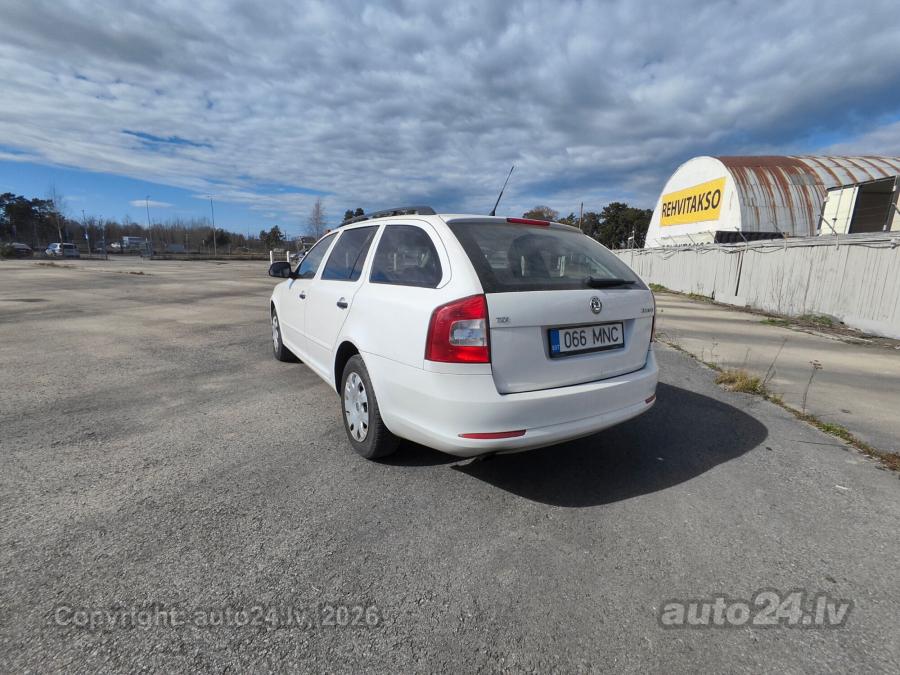 Balts Skoda Octavia 2009 Tallina, ar dzinēja tilpumu 1.60 L un nobraukumu 249 tūkst. km par 1950 €, foto 7 vietnē AUTOMOTO.COM.LV